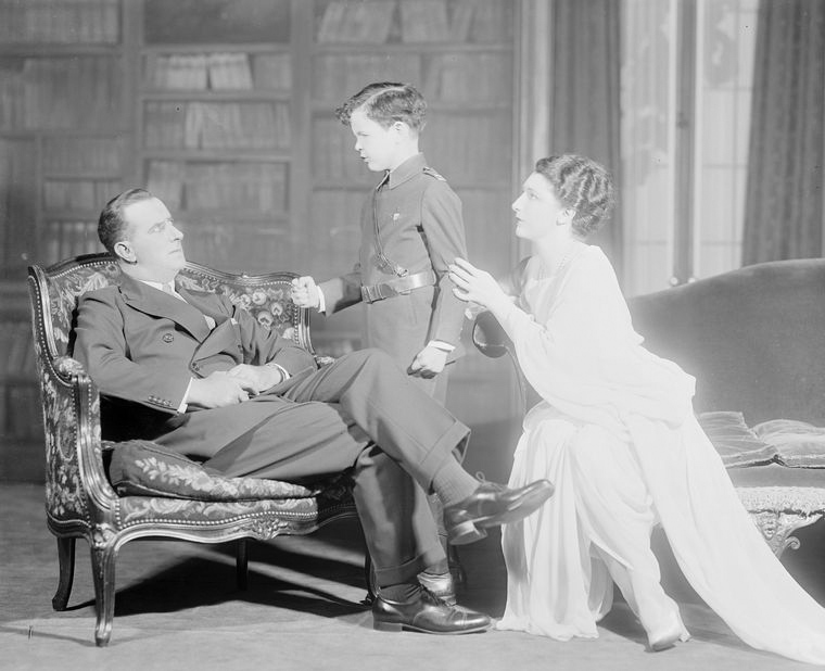 Blaine Cordner (?) as Edward Darrell, Lester Hayward (juvenile) as ...