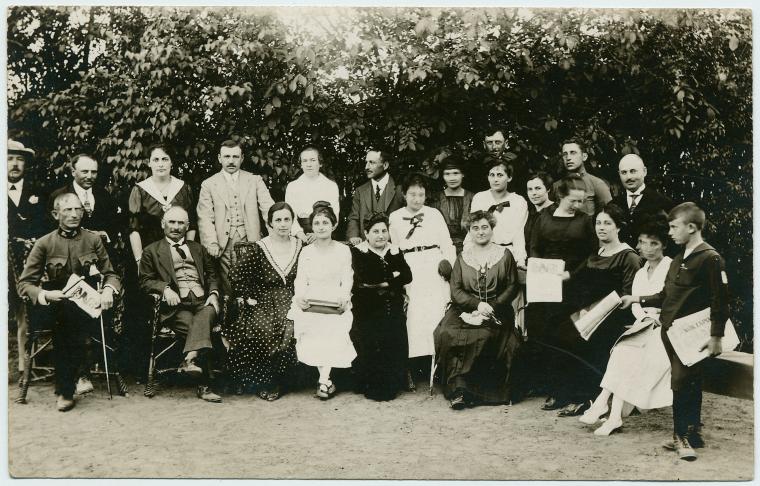 Rosika Schwimmer in Mandok (Hungary) [with the Rochlitz family] at the ...