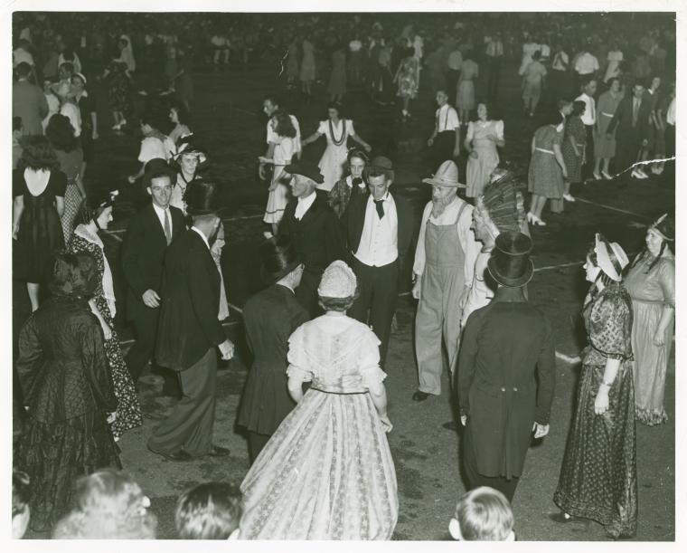 American Common - Barn Dance - Crowd dancing - NYPL Digital Collections