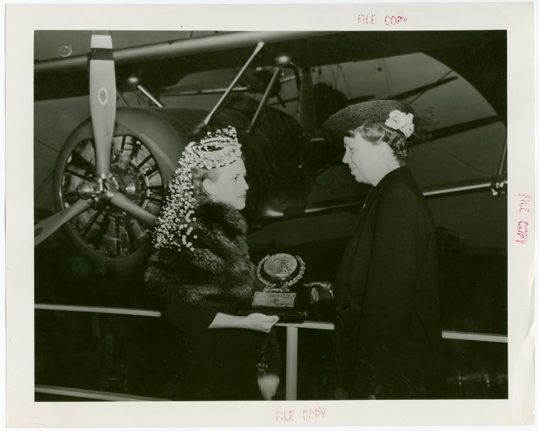 Aviation Exhibit - Jacqueline Cochran receiving plaque from Eleanor ...
