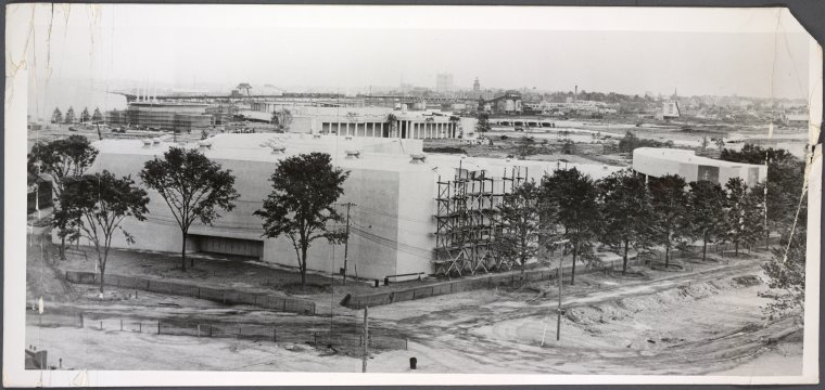 Construction - Building with scaffolding - NYPL Digital Collections