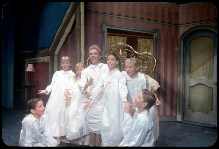 Joseph Stewart (Kurt), Mary Susan Locke (Marta), Evanna Lien (Gretl ...