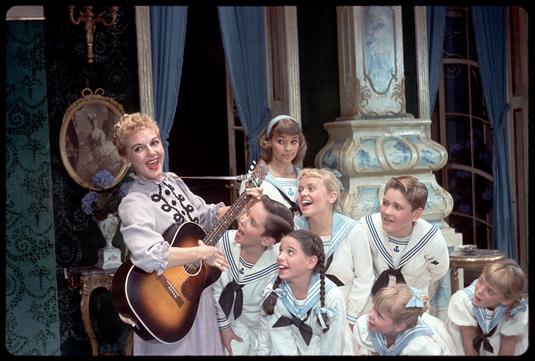 Mary Martin (Maria Rainer), Lauri Peters (Liesl), Joseph Stewart (Kurt ...