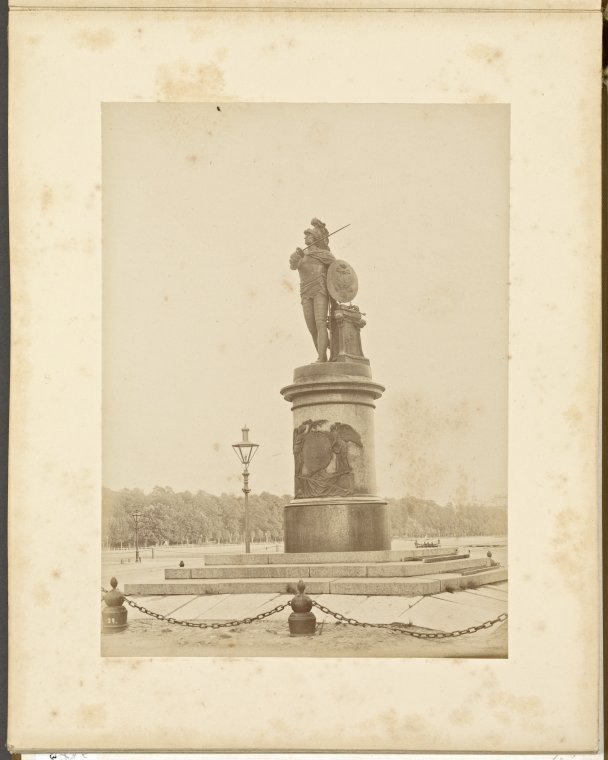Monument to Mars on Mars field - NYPL Digital Collections