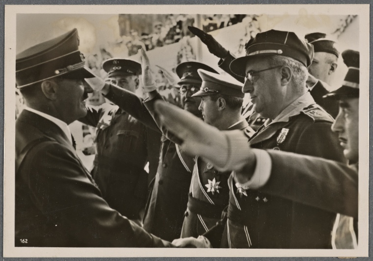 [The Fuhrer greets Spanish Nationalist generals, who are guests of ...