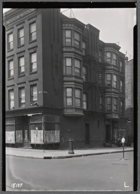 Tenement building with vacant storefronts: Hicks St. - President St ...