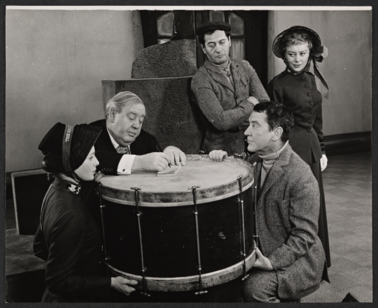 Nancy Malone, Charles Laughton, Eli Wallach, Burgess Meredith and ...