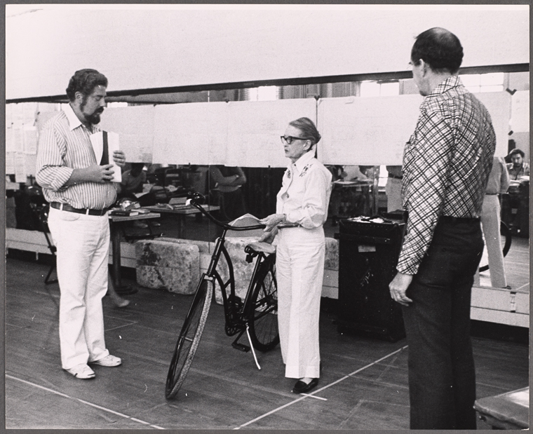 David Sabin, Bette Davis and Lee Goodman in rehearsal for the pre ...