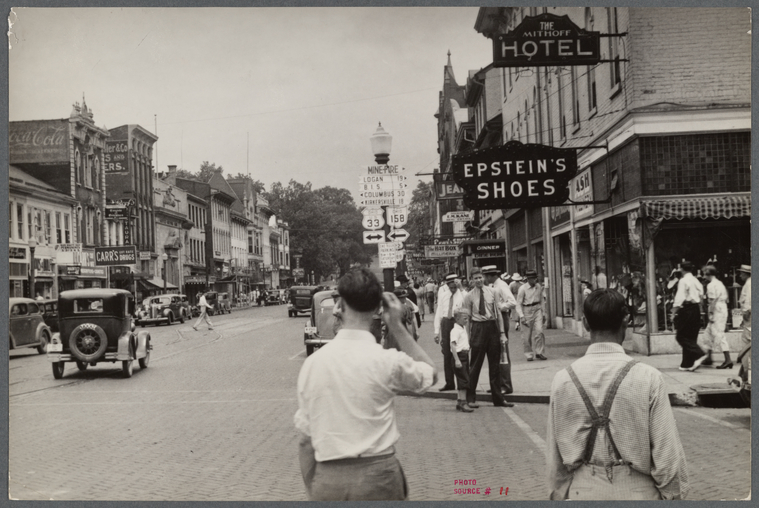 Main street, Lancaster, Ohio - NYPL Digital Collections