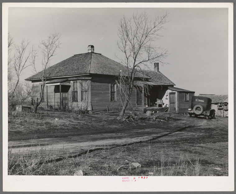 Farm home of Andy Grubb near Mount Ayr, Iowa. He rents one hundred ...