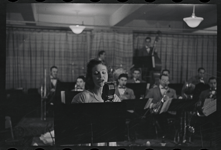 Gail Reese singing with the Bunny Berigan band - NYPL Digital Collections