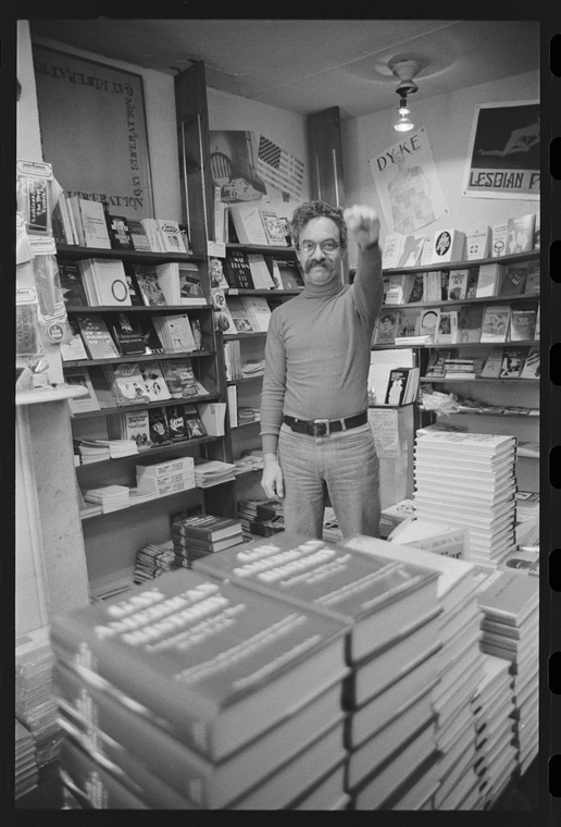 Jonathan Katz at Oscar Wilde Memorial Bookshop - NYPL Digital Collections