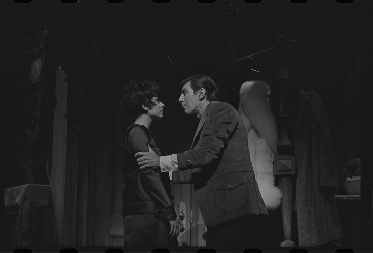 Melissa Hart and Gene Rupert in the 1967 National tour of the stage ...