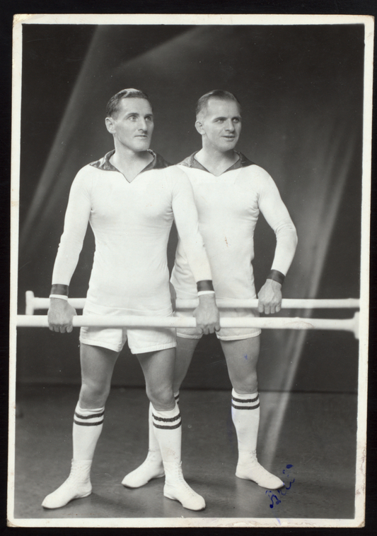 Circus: Equilibrists - NYPL Digital Collections