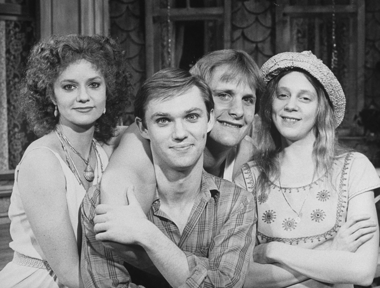 (L-R) Actors Swoosie Kurtz, Richard Thomas, Jeff Daniels and Amy Wright ...
