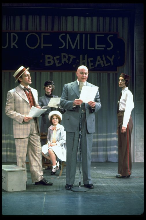 Actors Reid Shelton as Daddy Warbucks (2L) and Andrea McArdle as Annie ...