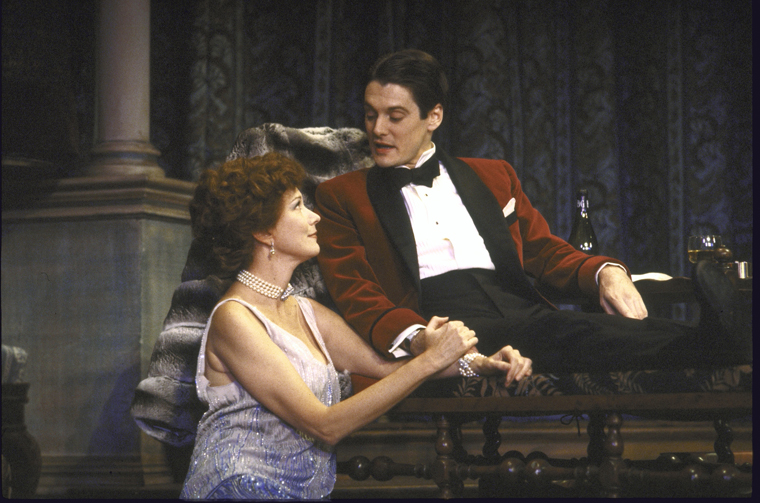 Actors Barbara Sohmers & John Vickery in a scene from the Broadway play ...