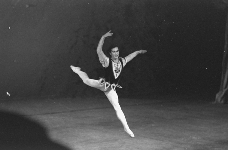New York City Ballet production of "Jewels" (Emeralds) with John Prinz ...