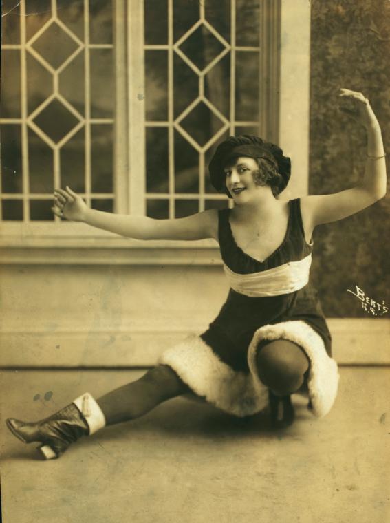 Flo Davis of the Sight Seers - NYPL Digital Collections